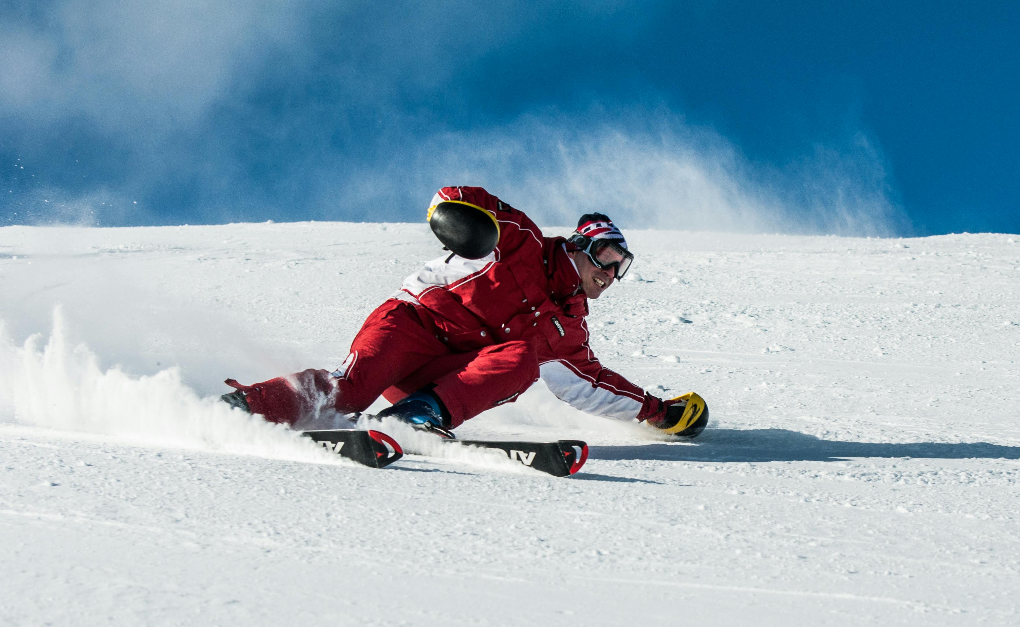 A Beginner’s Guide to Ski Goggles: Everything You Need to Know – Revoray